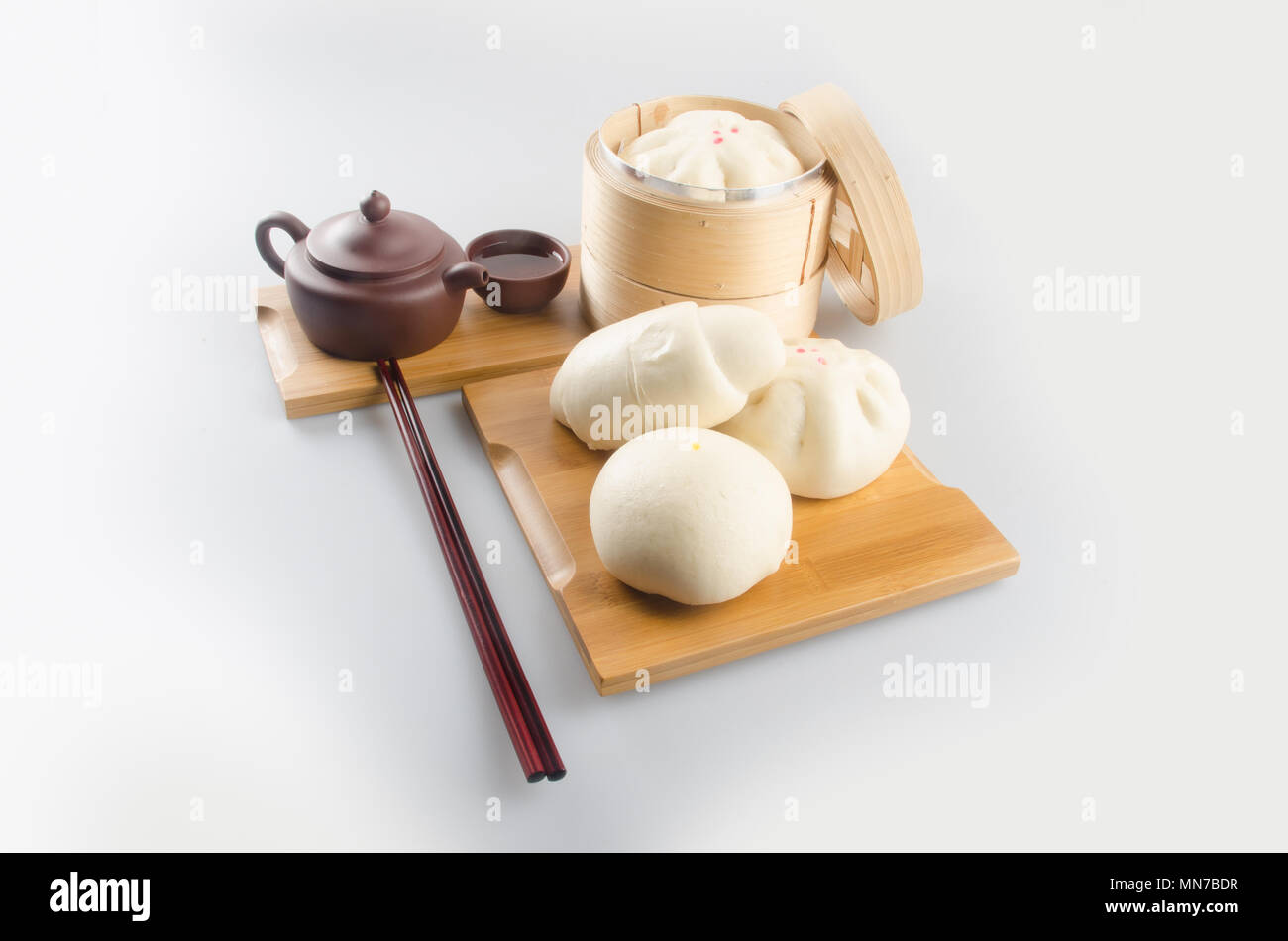 Chinese prawn siu mai dumplings hi-res stock photography and images - Alamy