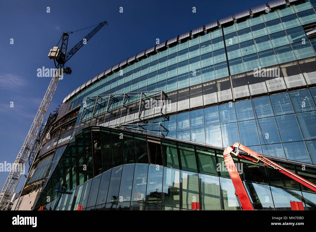 Tottenham hotspur new stadium construction hi-res stock photography and ...