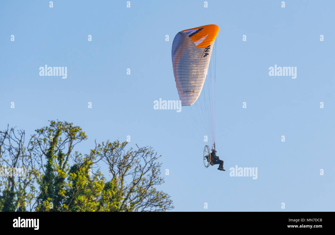 Uk paragliding hi-res stock photography and images - Alamy