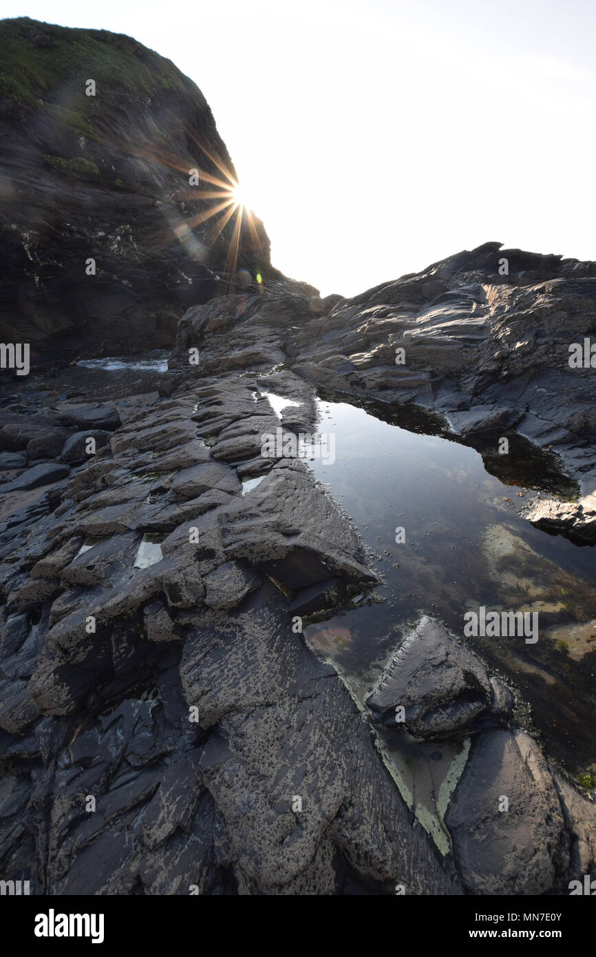 Cornwall rock pool hi-res stock photography and images - Alamy