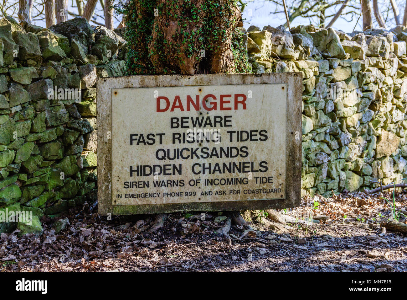 Danger quicksand hi-res stock photography and images - Alamy