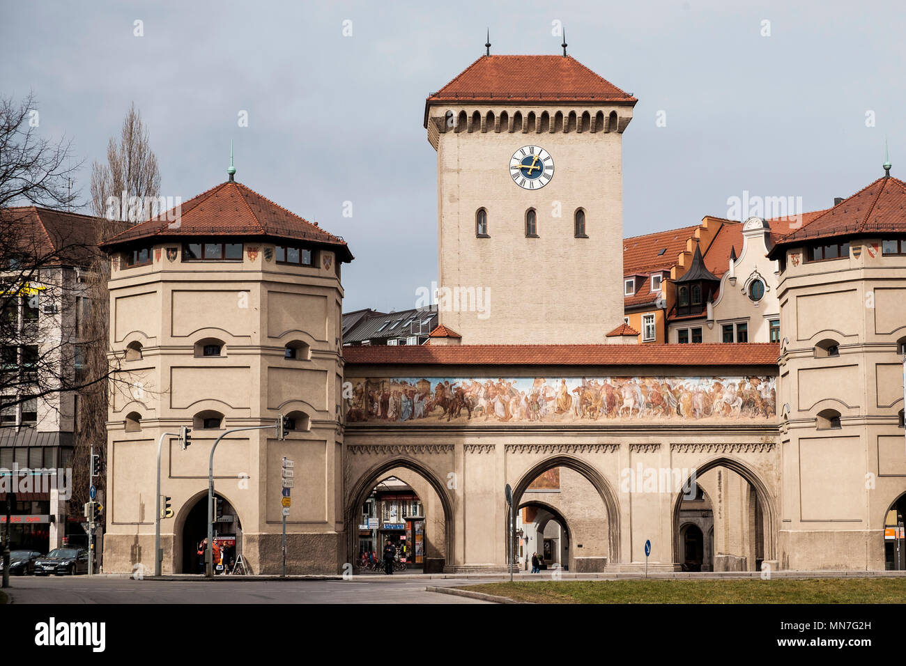 A medieval city gate of Munich rebuilt in 1833 Stock Photo - Alamy