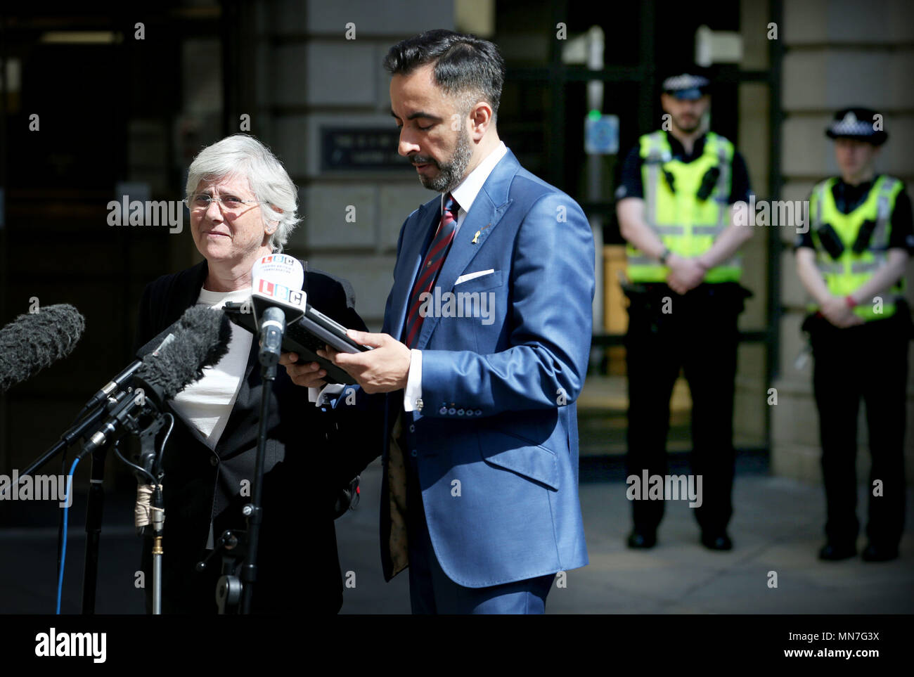 Catalan speaking hi-res stock photography and images - Alamy