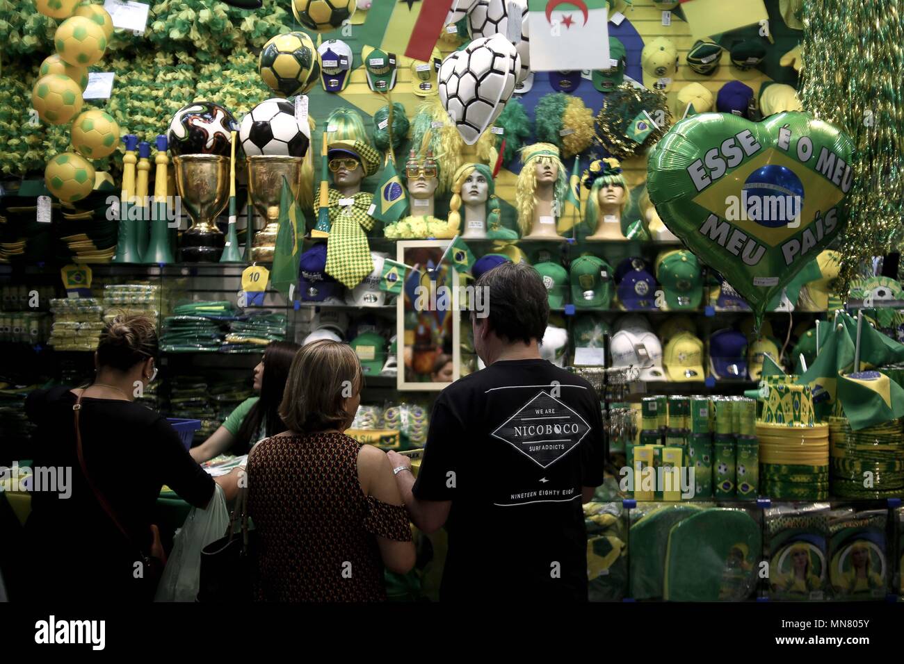 Sao Paulo, Brazil. 15th May, 2018. props with national colors are seen ...