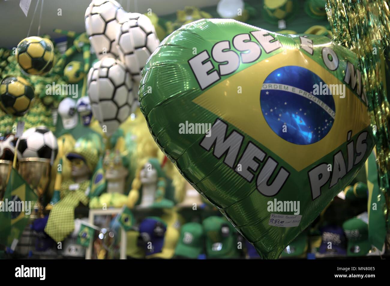 Sao Paulo, Brazil. 15th May, 2018. props with national colors are seen ...