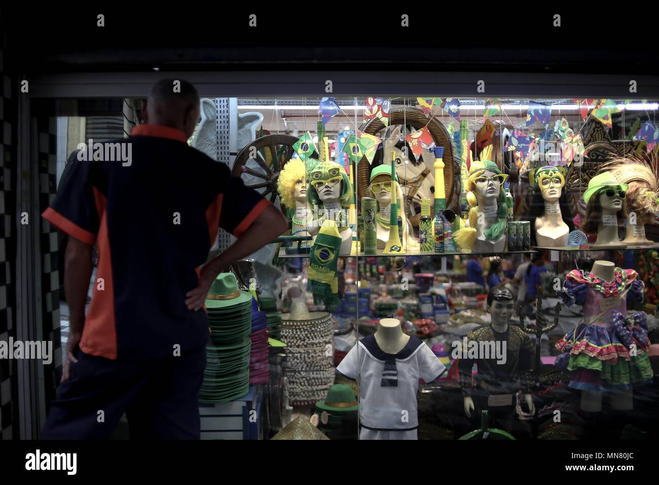 Sao Paulo, Brazil. 15th May, 2018. props with national colors are seen ...