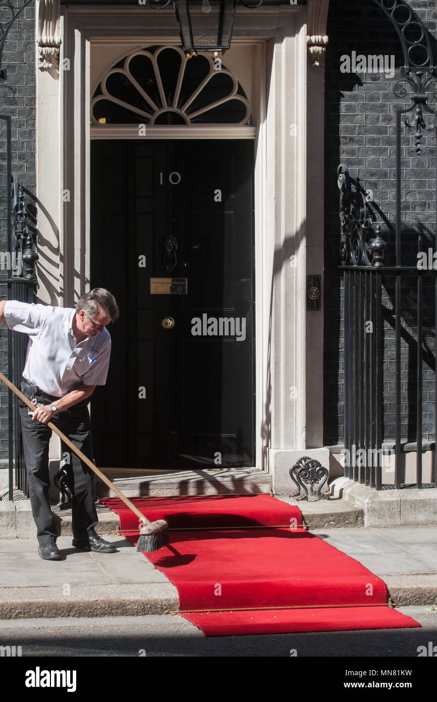 Roll out, red carpet hi-res stock photography and images - Alamy