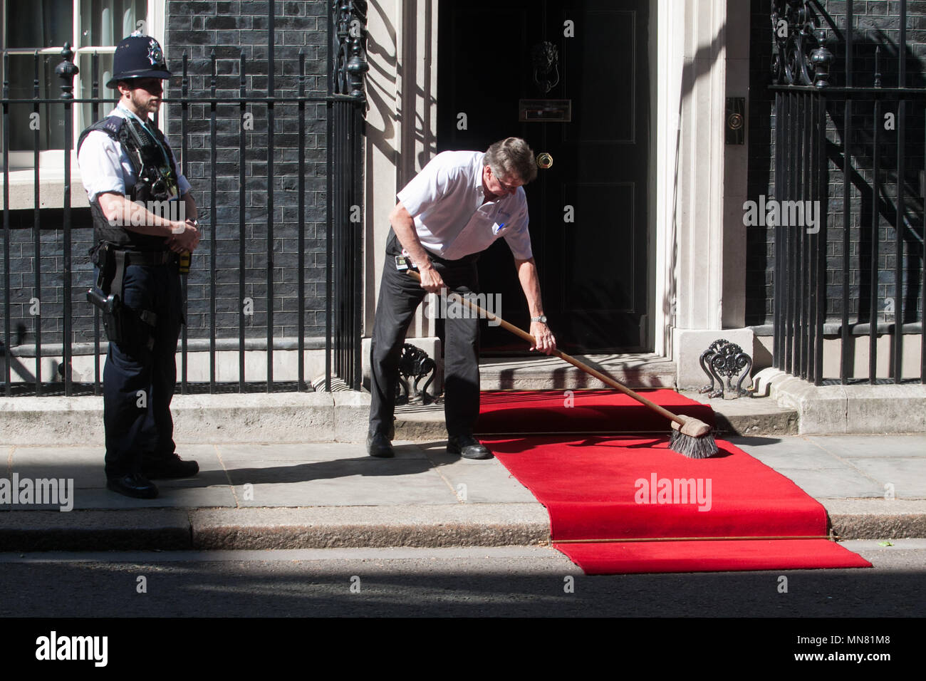 Roll out, red carpet hi-res stock photography and images - Alamy