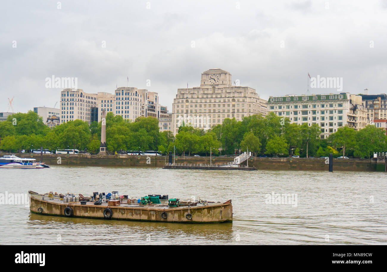 Cleopatra needle river thames hi-res stock photography and images - Alamy