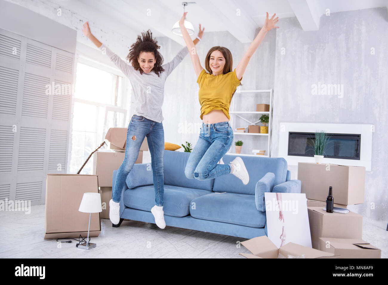 Girls make your move hi-res stock photography and images - Alamy