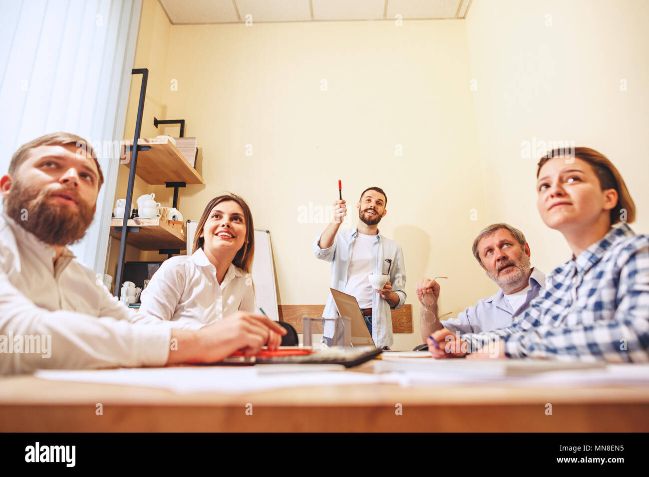 Office team photo hi-res stock photography and images - Alamy
