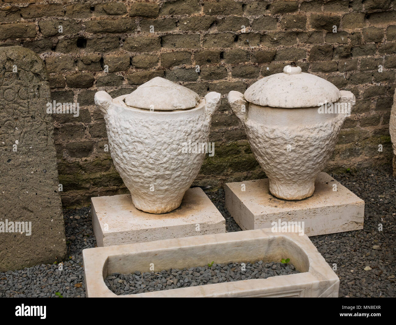 Ancient urns hi-res stock photography and images - Alamy