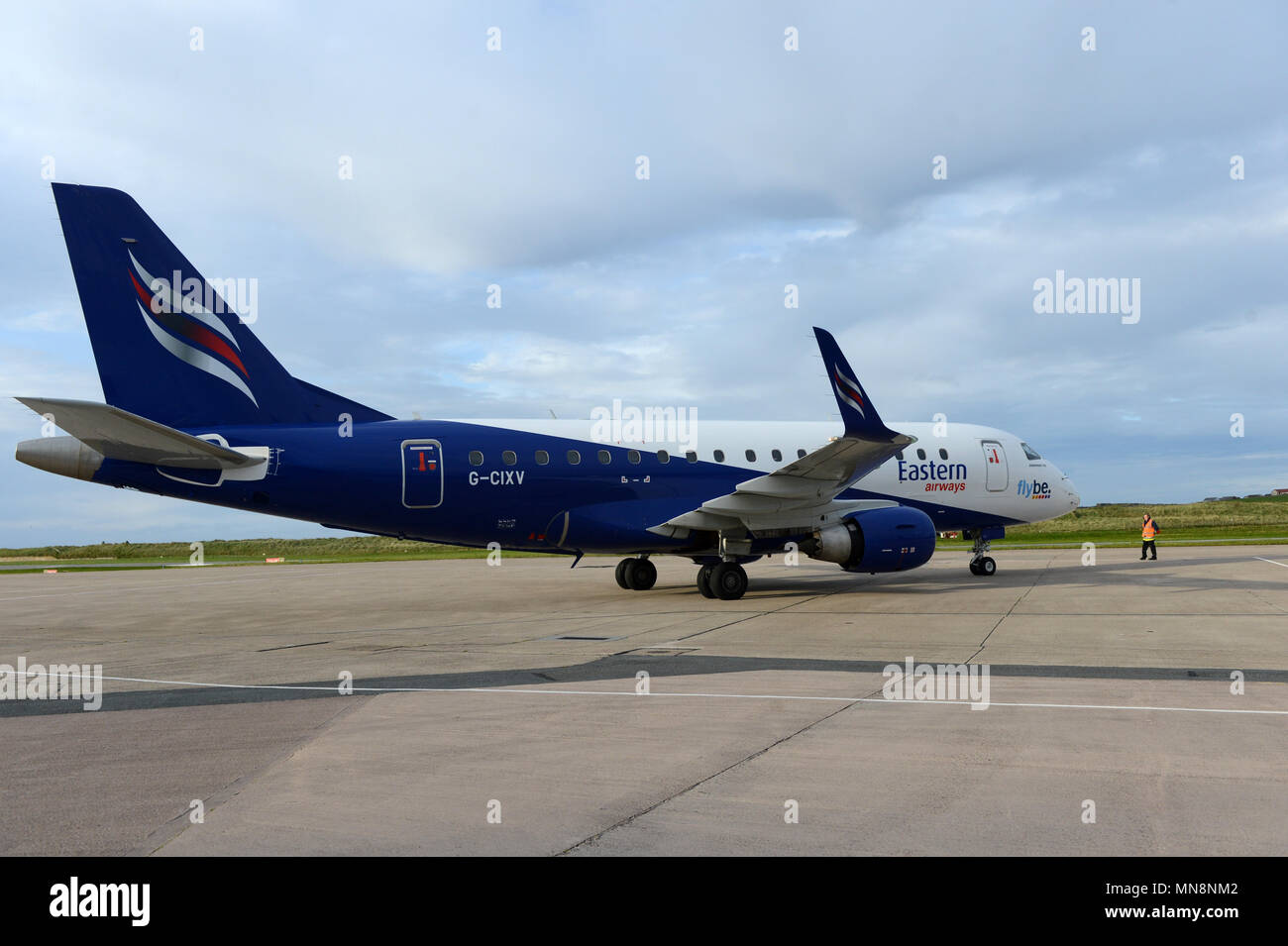 Embraer e 170 hi-res stock photography and images - Alamy