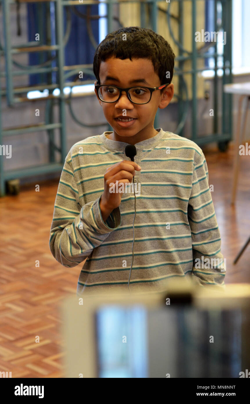 Diversity coding hi-res stock photography and images - Alamy