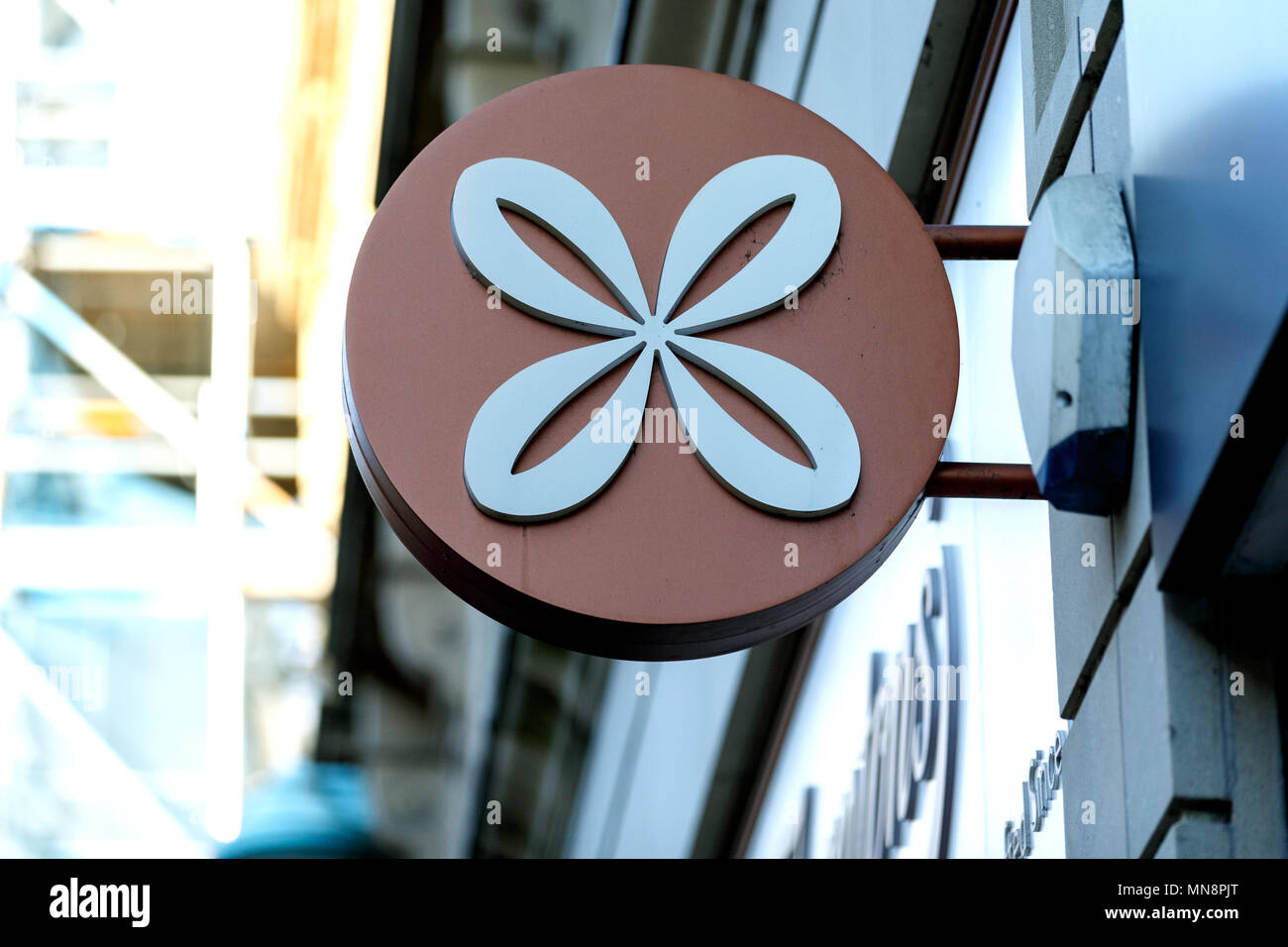 A high street branch of Thorntons in the United Kingdom / Thorntons ...