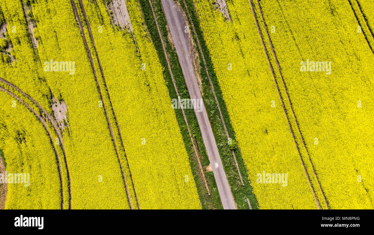 Weather lines hi-res stock photography and images - Alamy