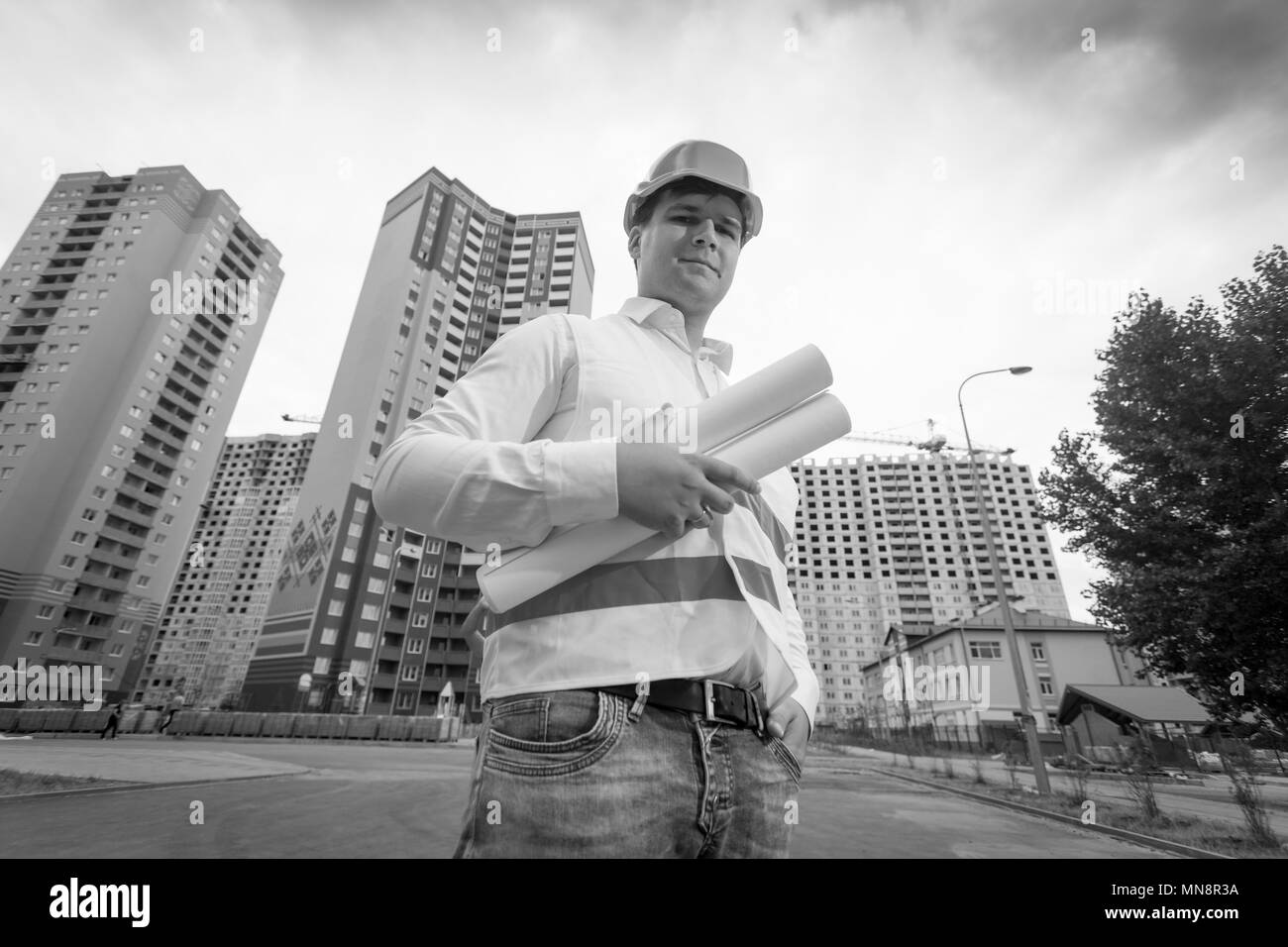 Attractive men building site hi-res stock photography and images - Alamy