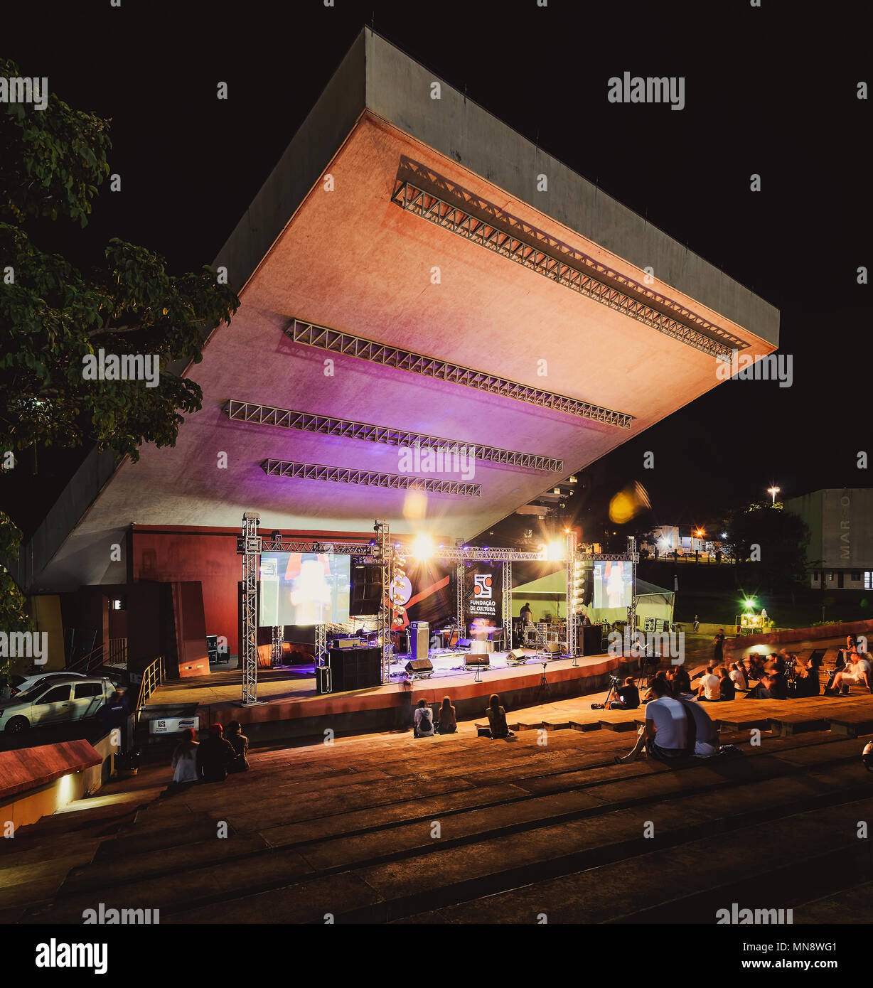 Acoustic shell hi-res stock photography and images - Alamy