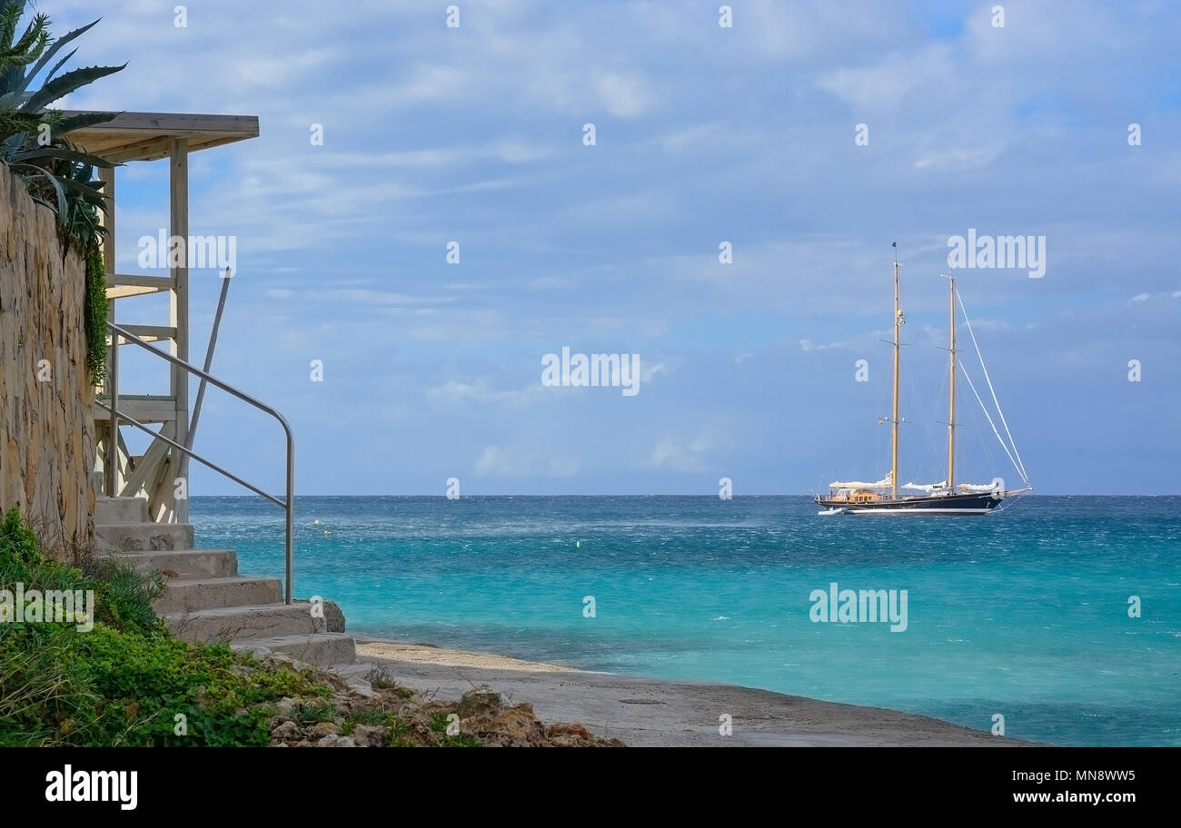 Two masted sailboat hi-res stock photography and images - Alamy
