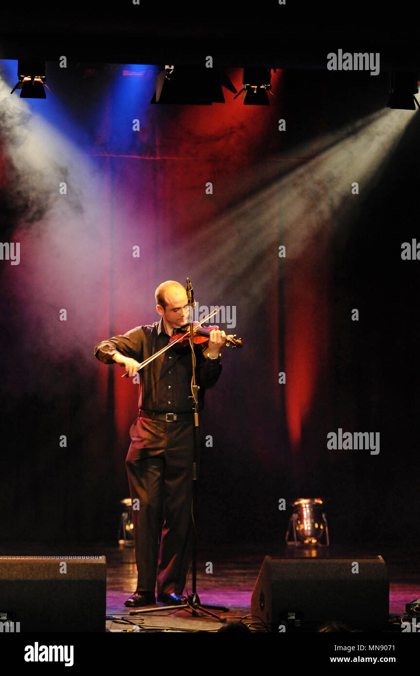 Bryan Gear renowned Shetland fiddle player Stock Photo - Alamy