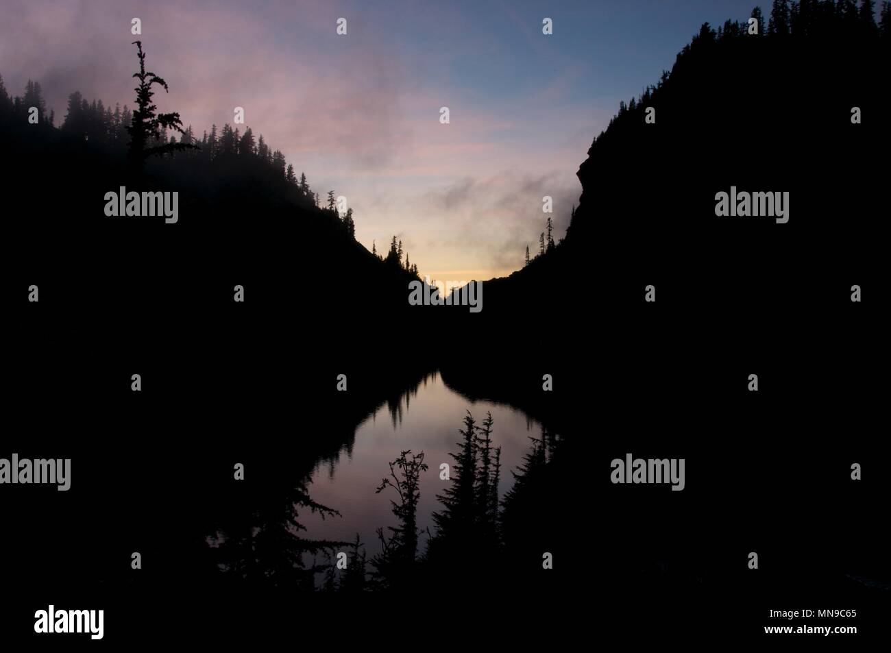 cascade mountain range alpine lake Stock Photo - Alamy