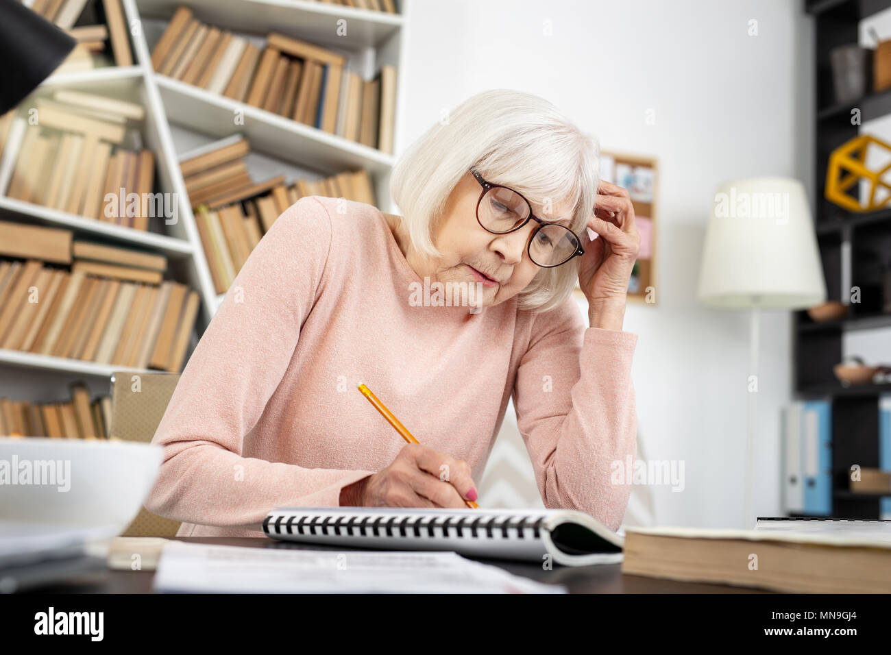 Cramming book hi-res stock photography and images - Alamy