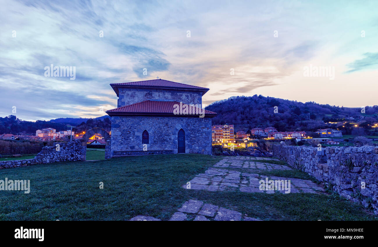Spain basque country mundaka church hi-res stock photography and images ...
