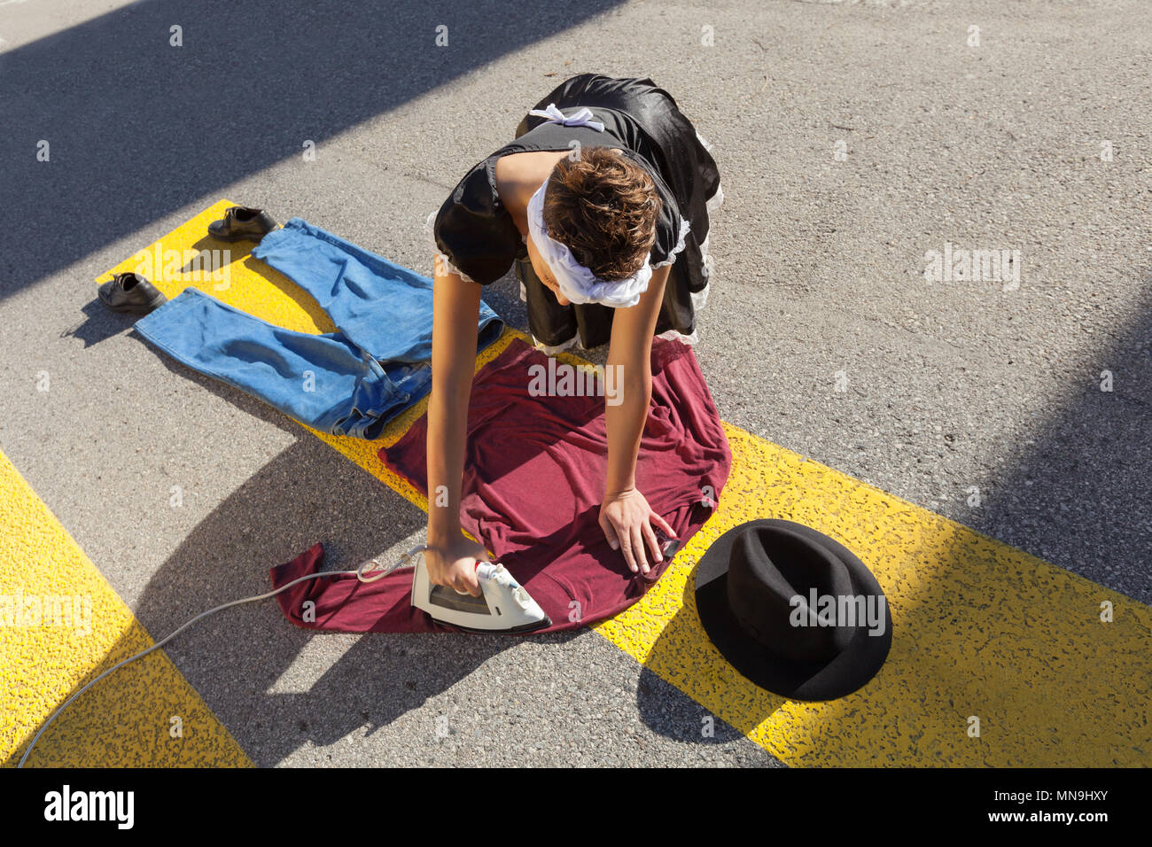 Pretty girl and a homeless man hi-res stock photography and images - Alamy