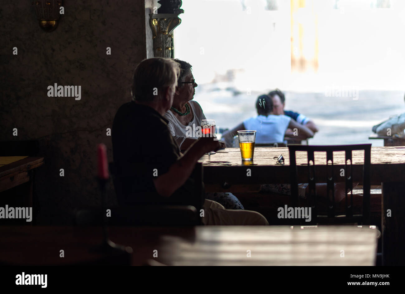 Shady respite hi-res stock photography and images - Alamy