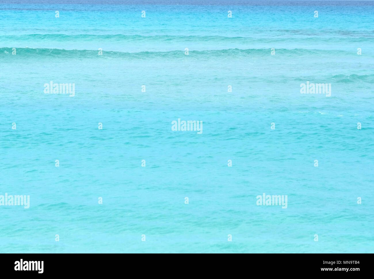 Sea turquoise deep blue color hi-res stock photography and images - Alamy