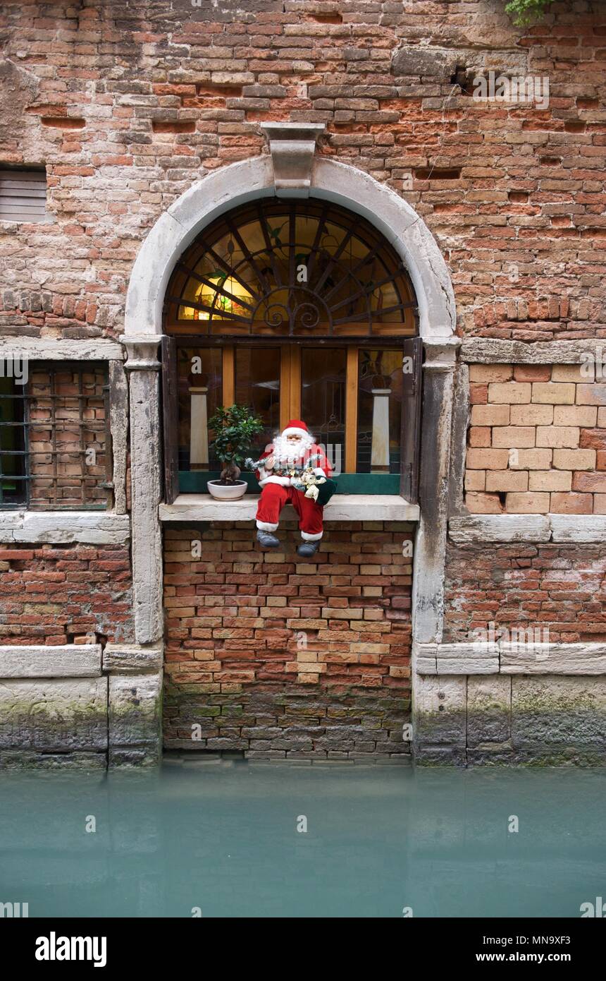 Italy santa claus hi-res stock photography and images - Alamy