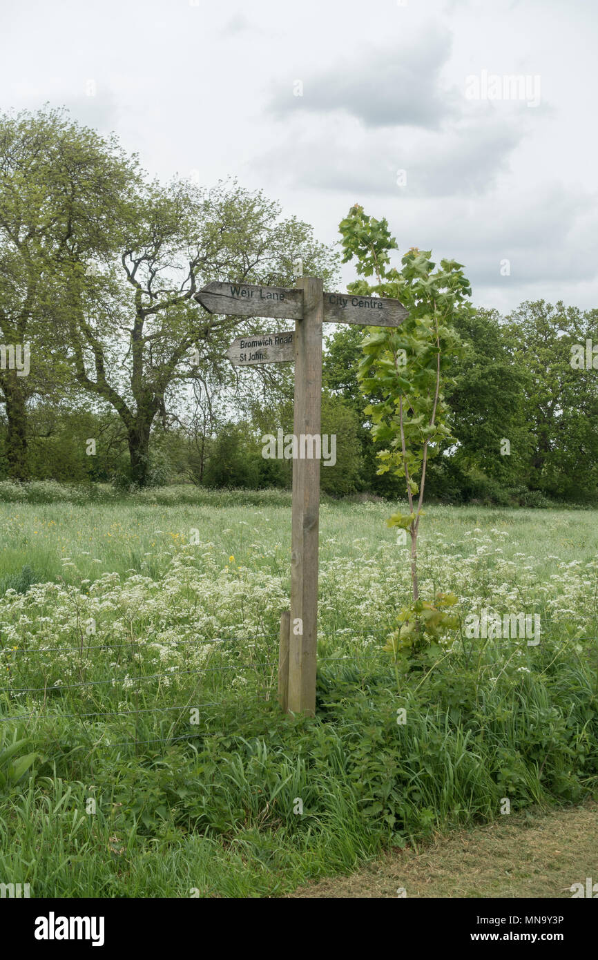 Wooden sign post in the English countryside Stock Photo - Alamy