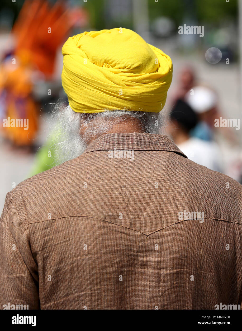 old man with yellow turban with white beard Stock Photo - Alamy