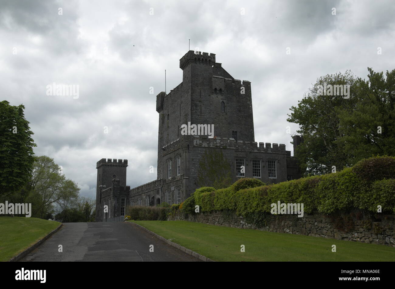 19th century castle ireland hi-res stock photography and images - Alamy