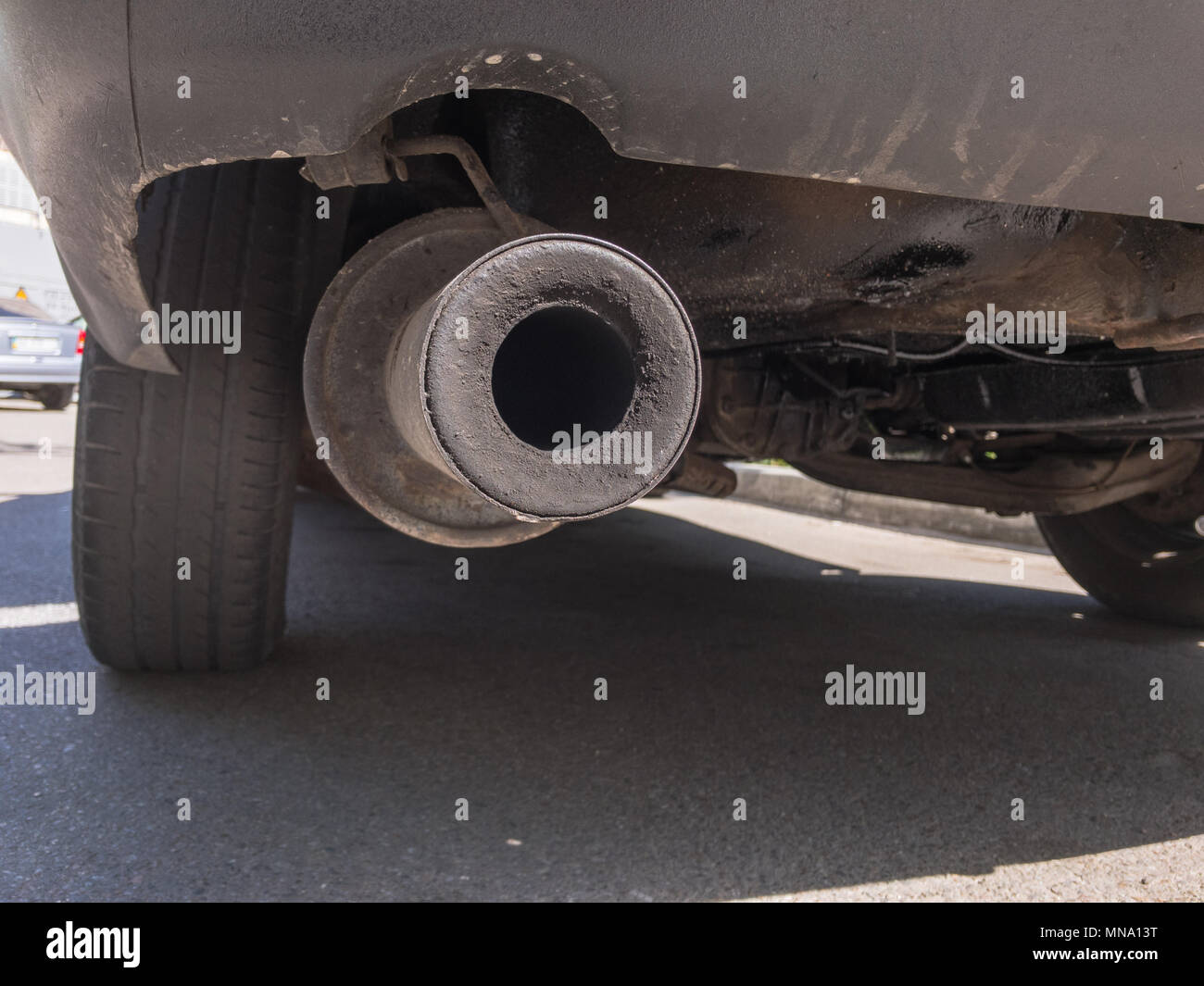 Old car exhaust pollution hi-res stock photography and images - Alamy