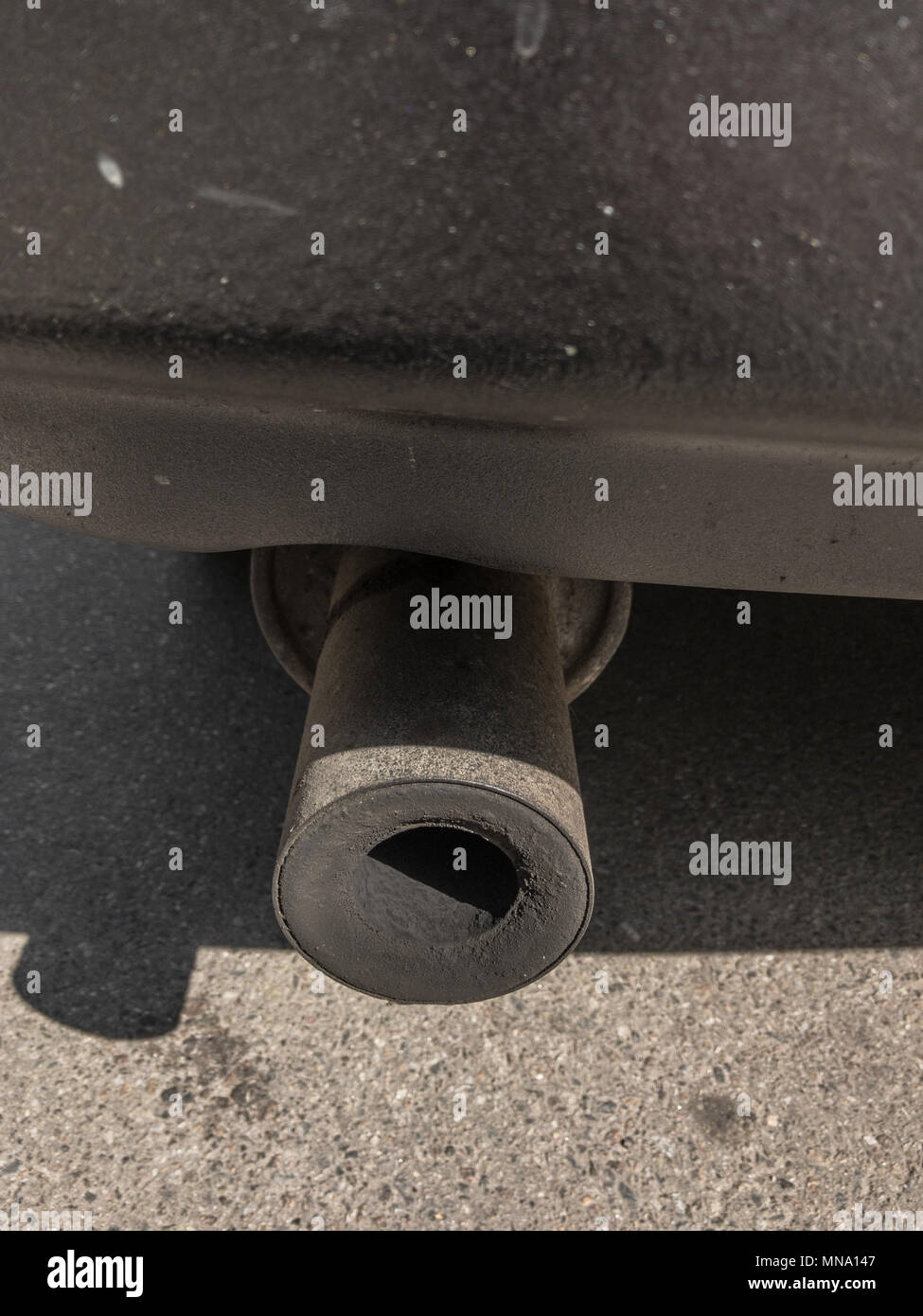 Old car exhaust pollution hi-res stock photography and images - Alamy