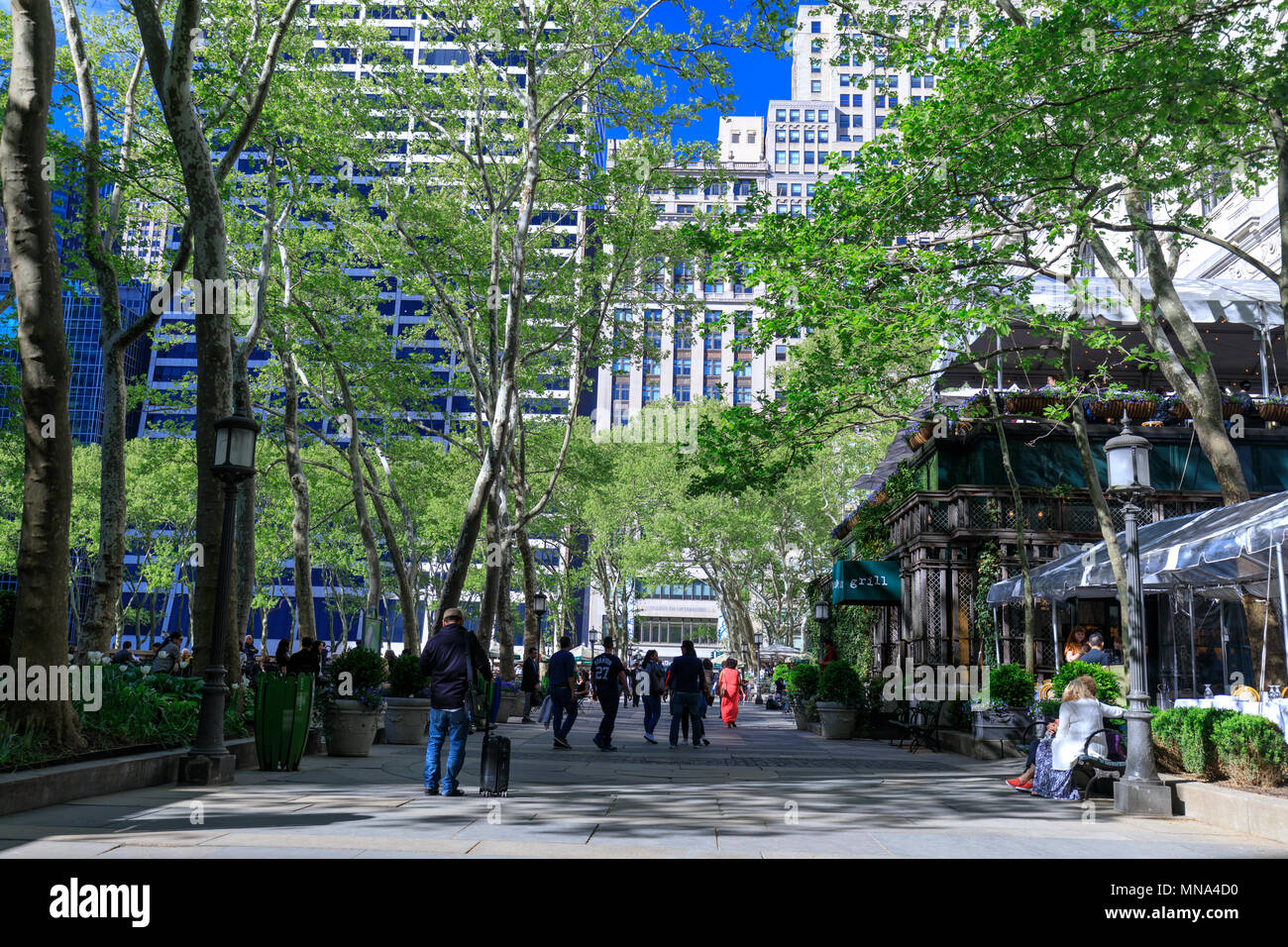 New York, United States - May 12, 2018 : People enjoying a spring day ...