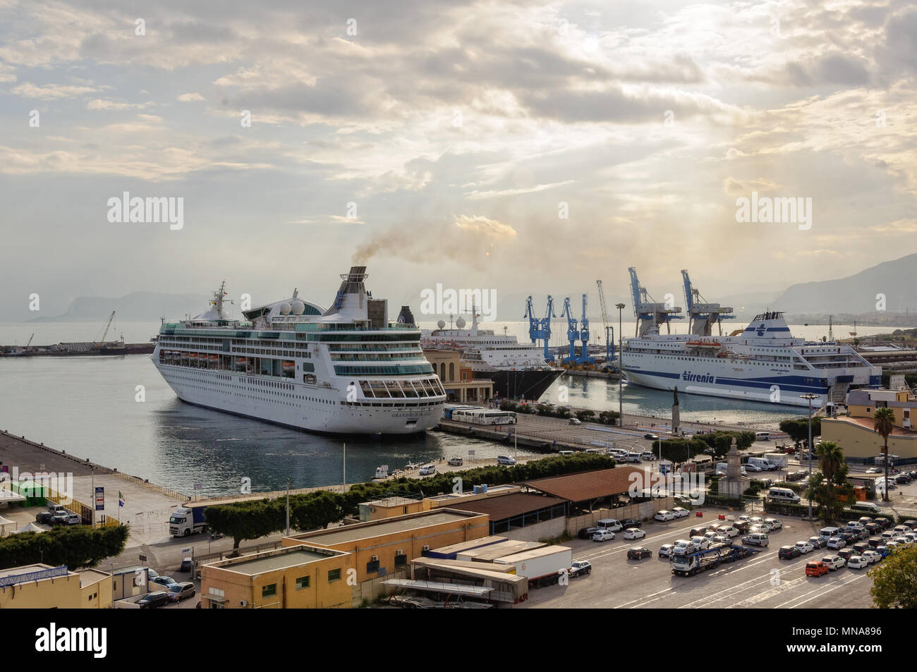 Port of palermo hi-res stock photography and images - Alamy