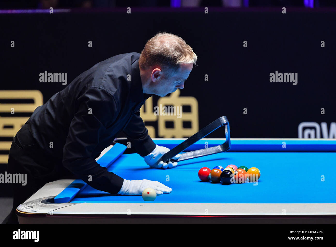 Pool balls 1 hi-res stock photography and images - Alamy