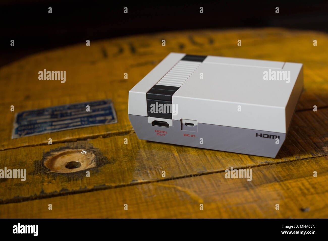 The back of a Nintendo Classic Mini 'Nintendo Entertainment System ...