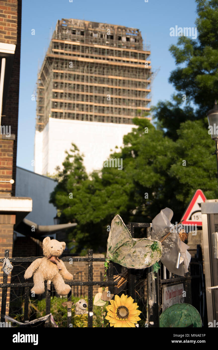 London, UK, 15th May 2018 Evening. Grenfell Tower, Scene of the ...