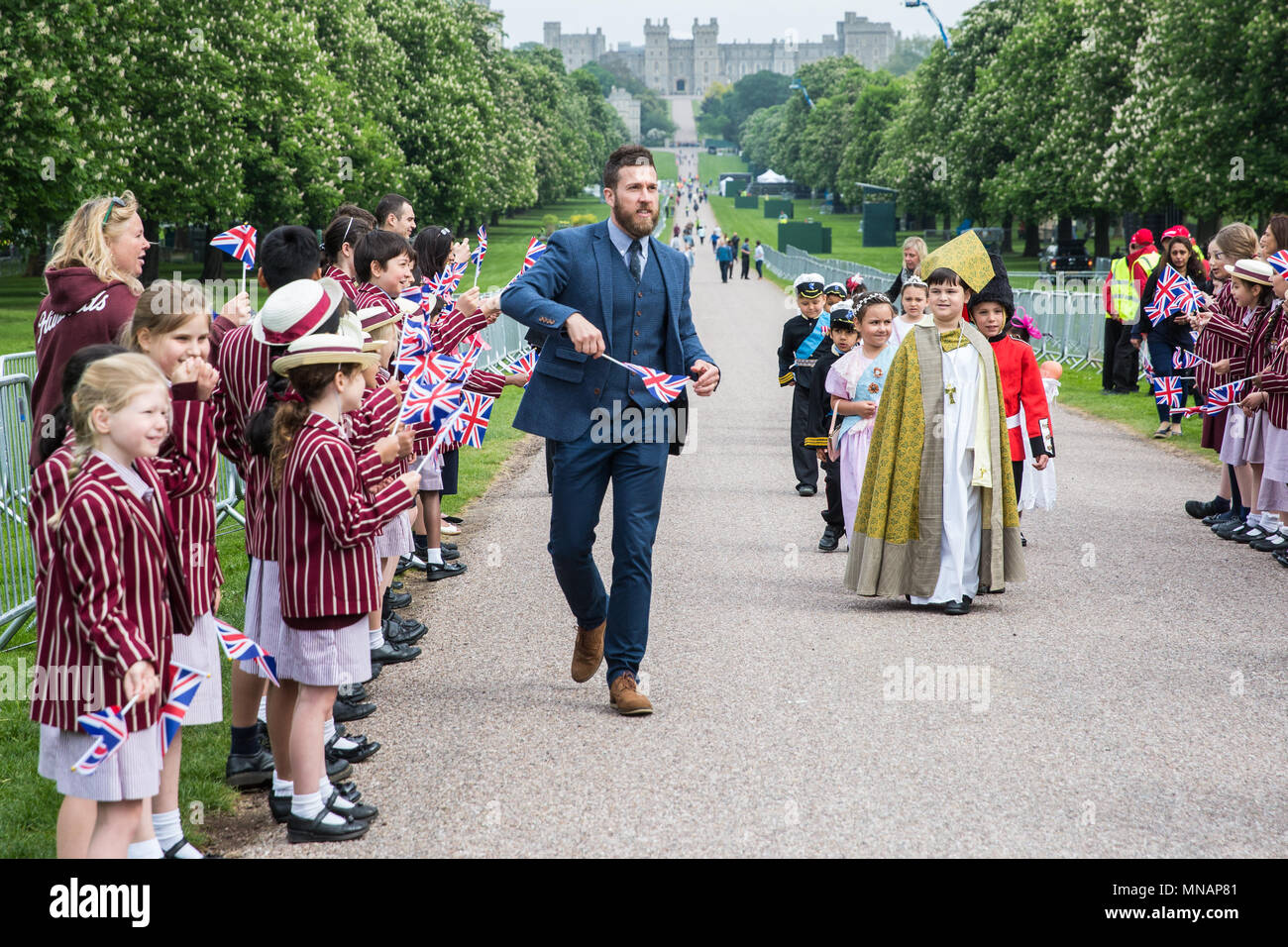 Prince harry school uniform hi-res stock photography and images - Alamy