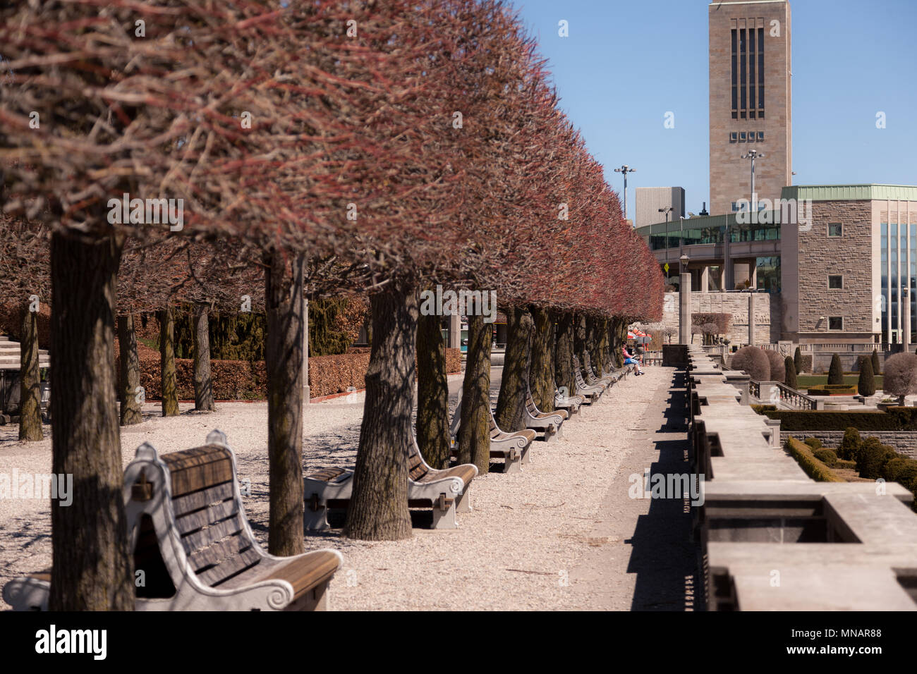 Park benches in a public park in Niagara Falls, Ontario, Canada Stock ...