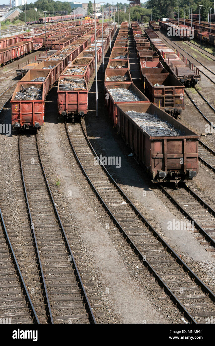 Steel scrap hi-res stock photography and images - Alamy