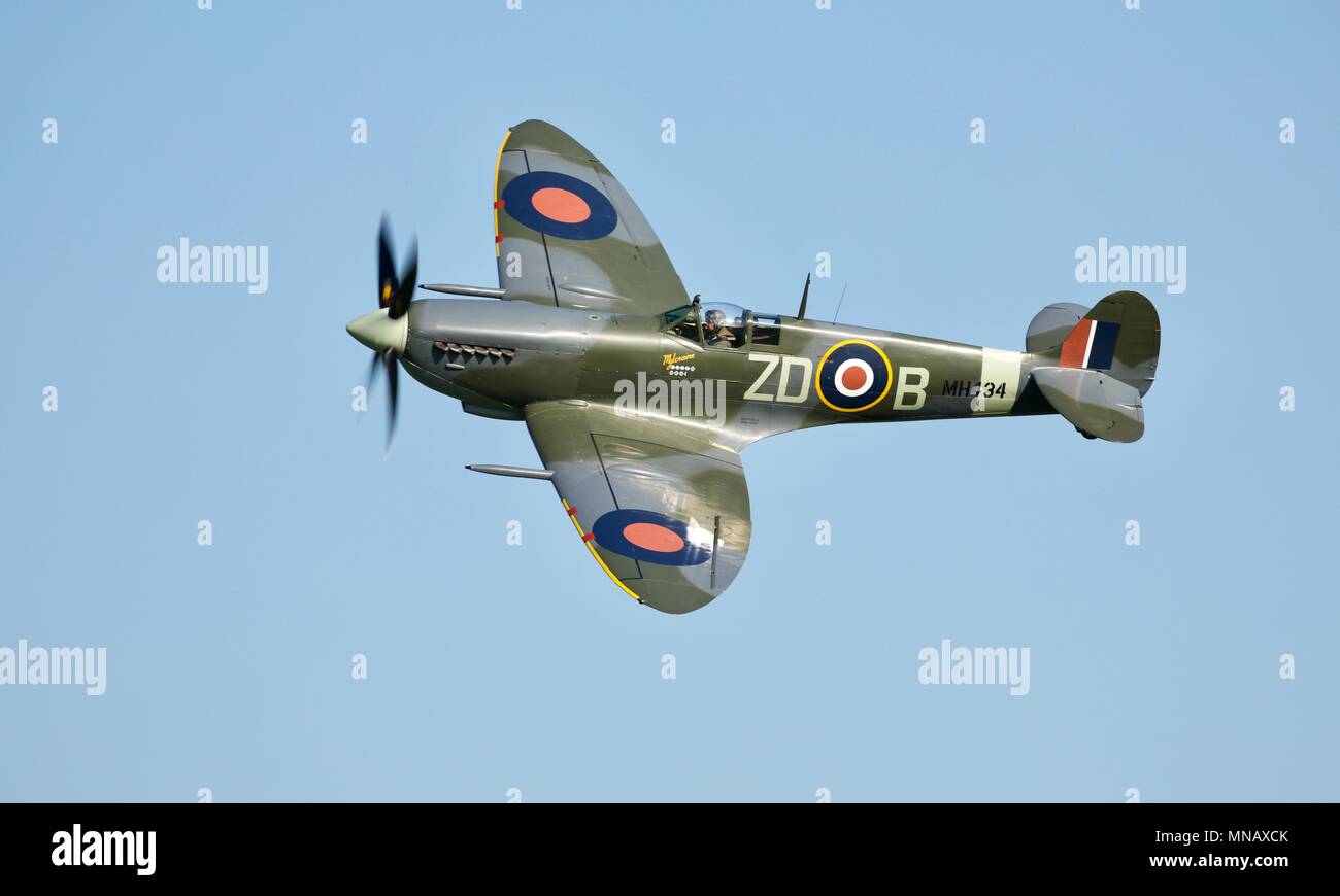 Supermarine Spitfire IX MH434 Stock Photo - Alamy