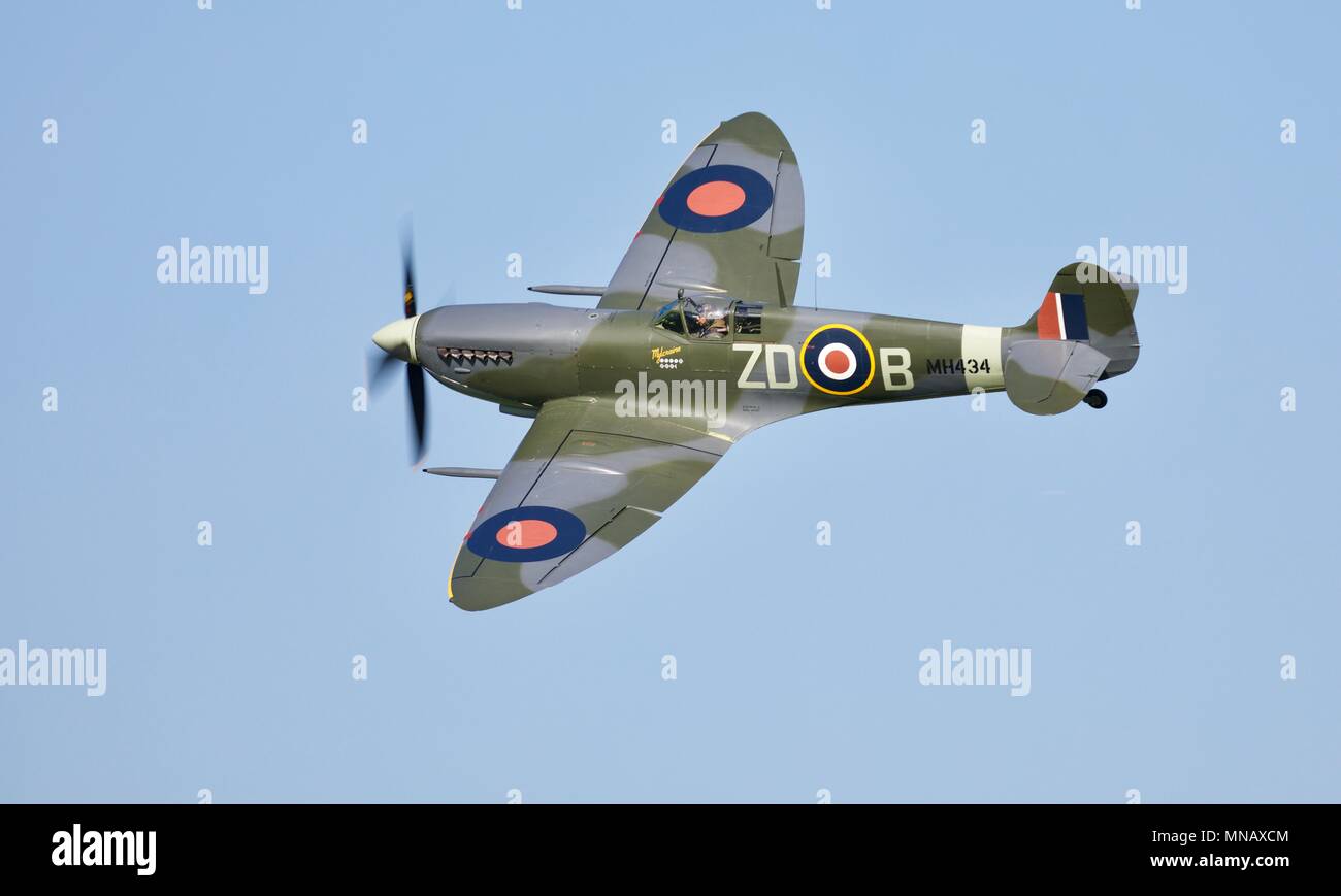 Supermarine Spitfire IX MH434 Stock Photo - Alamy
