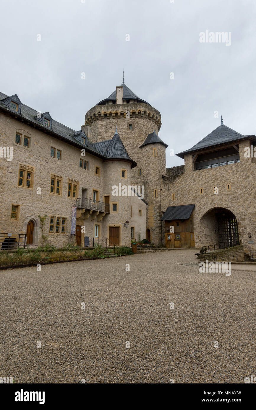 Château de Malbrouck. Malbrouck Castle. Burg Malbrouck Stock Photo - Alamy