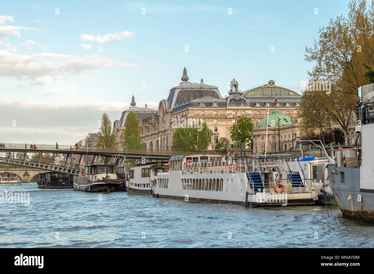 Paris Boats High Resolution Stock Photography and Images - Alamy