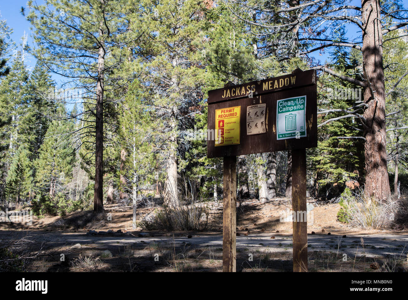 Campfire permit required sign hi-res stock photography and images - Alamy