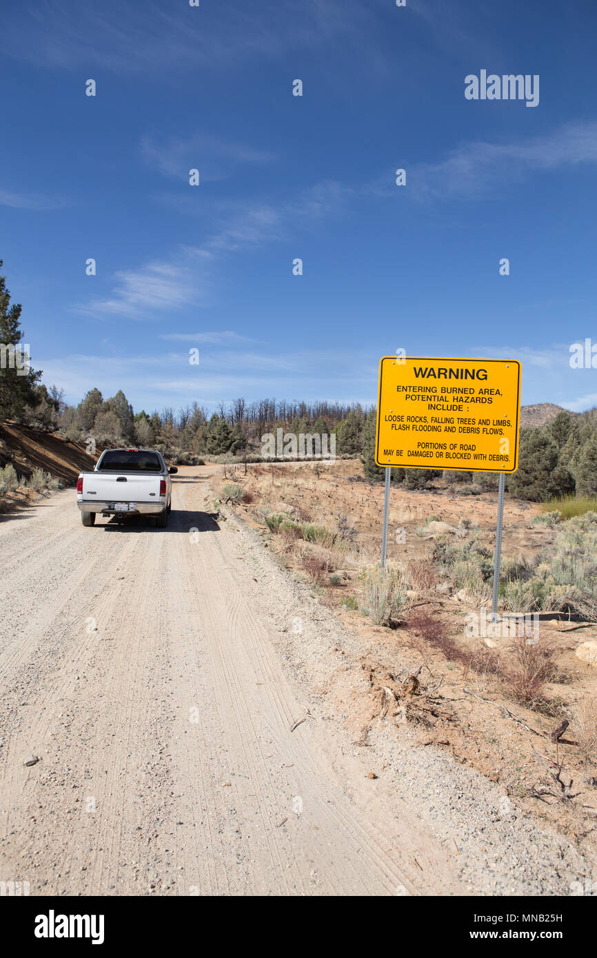 Roadside fire danger warning sign hi-res stock photography and images ...